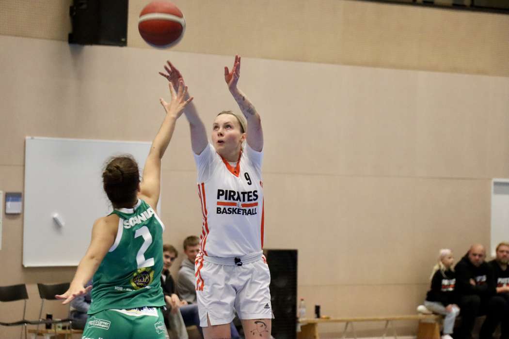 Maja Strand och Pirates flyger i starten » Norra Halland - Kungsbackas ...