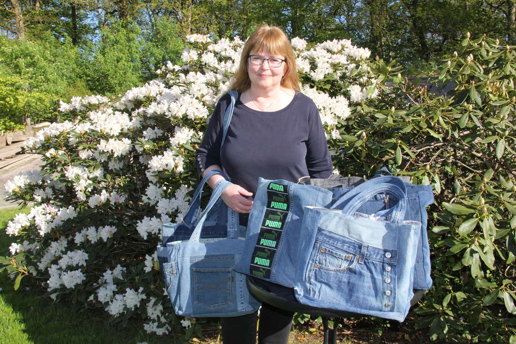 Anna-Maria skapar väskor av utslitna jeans » Norra Halland ...