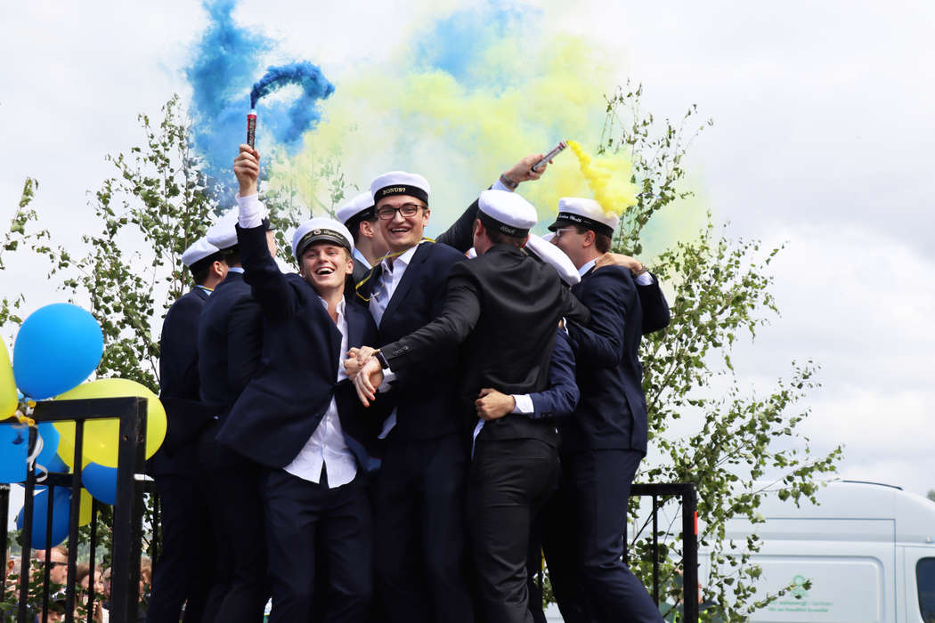 Bildextra: 200 bilder från studenten på Elof Lindälv » Norra Halland ...