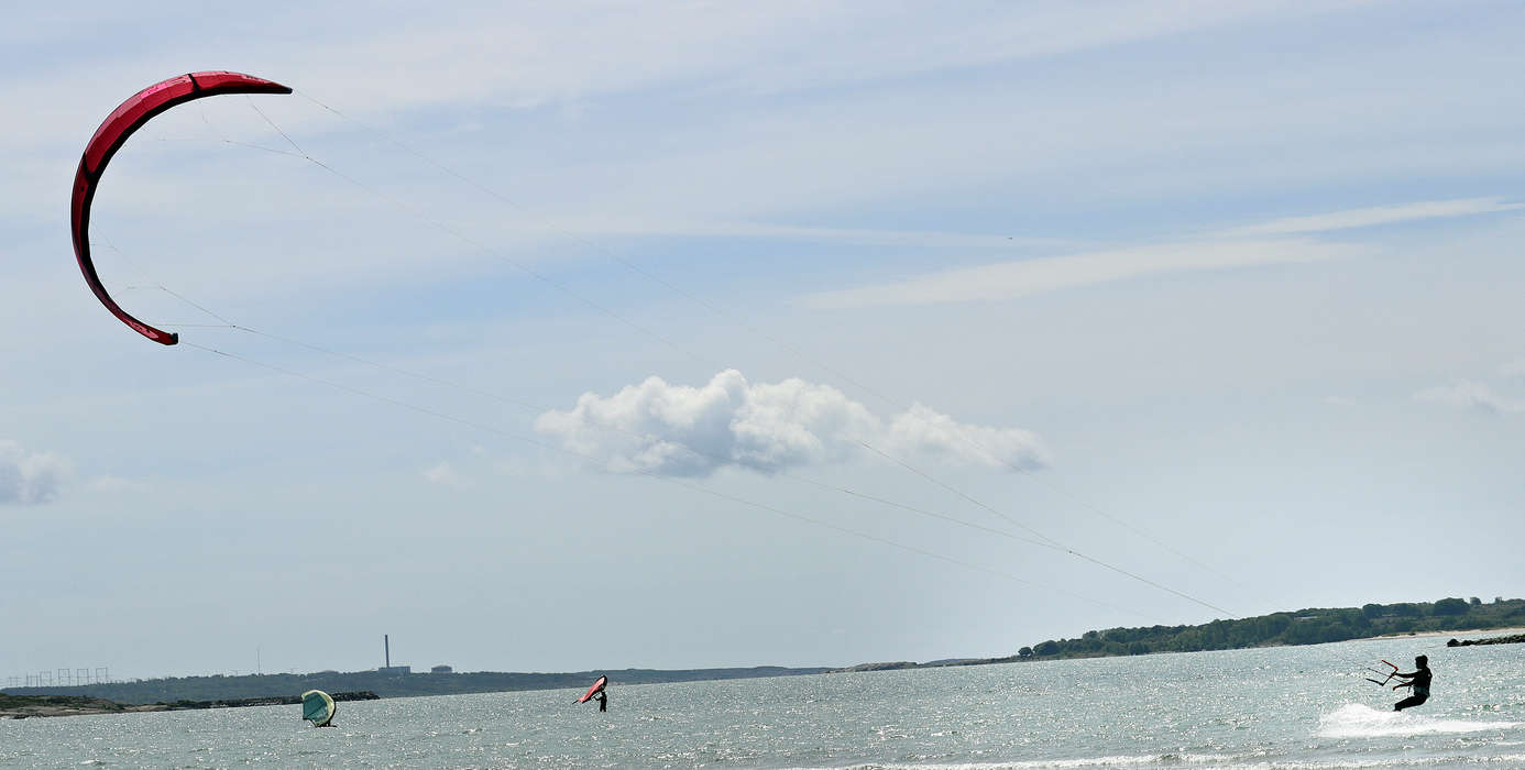 Surfarna som flyger fram på havet i sommar » Norra Halland ...