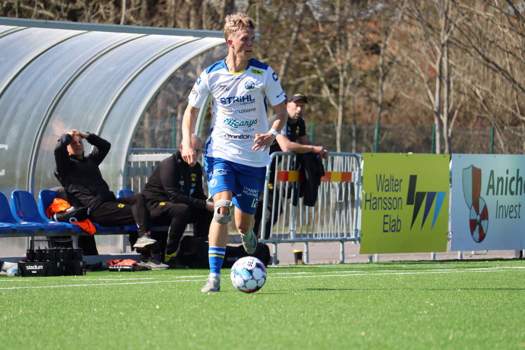 Därför dröjde det innan yttermittfältaren skrev på » Norra Halland ...